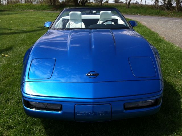 For Sale: 1992 Corvette Convt. 8,193 miles Quasar Blue Metallic/White ...